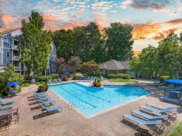MAA Dunwoody Carriage Home 3x2 1462 1607 SF