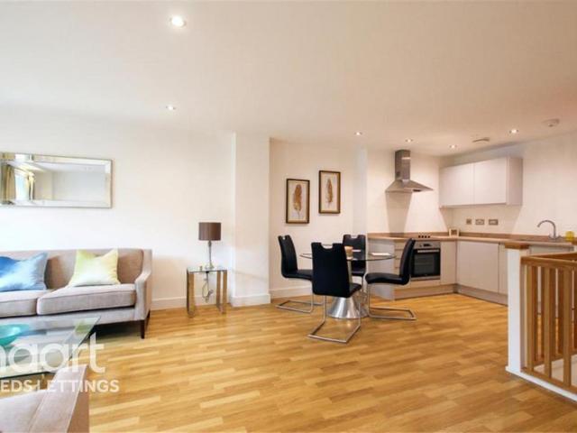 Mabgate House 2 bed flat to rent £1,000 pcm £231 pw