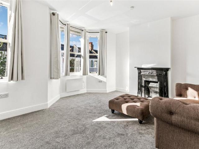 Mablethorpe Road, London, SW6 1 bed apartment to rent £2,100 pcm £485 pw