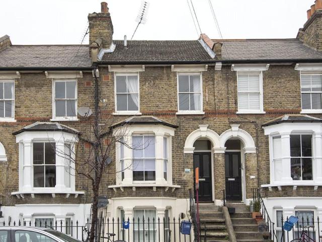 Mabley Street, Hackney, London, E9 2 bed flat to rent £2,000 pcm £462 pw
