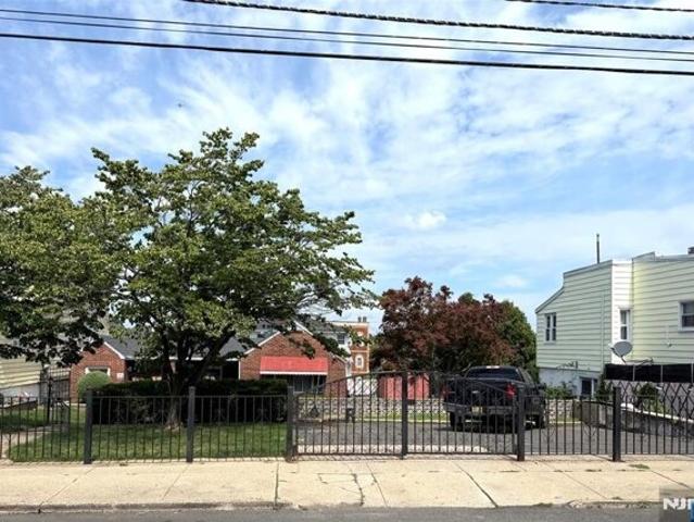 Macarthur Ave, Garfield, Home For Sale