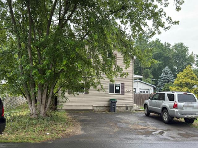 Macarthur Ave