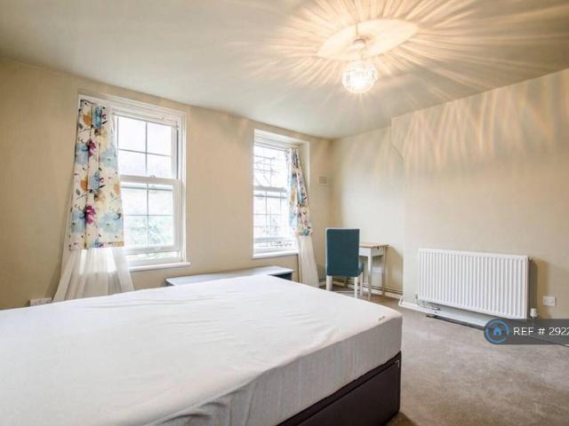 Macartney House, London, SW9 3 bed flat to rent £3,250 pcm £750 pw