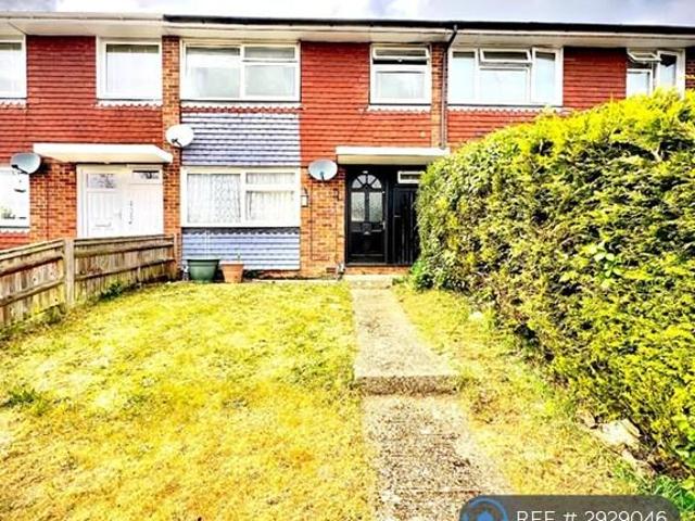 Macdonald Road, Farnham, GU9 4 bed terraced house to rent £1,975 pcm £456 pw