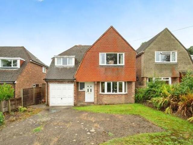 Macdonald Road, Lightwater, 3 Bedroom Detached