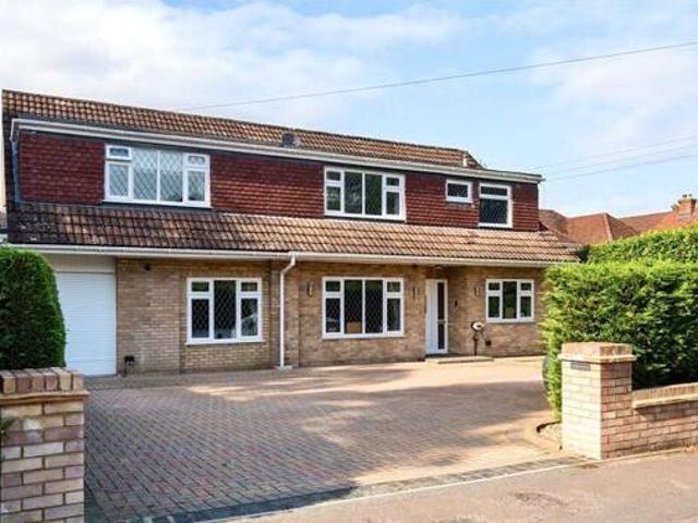 Macdonald Road, Lightwater, 4 Bedroom Detached