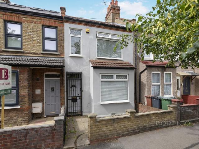 MacDonald Road, London, E17 3 bed house to rent £2,600 pcm £600 pw