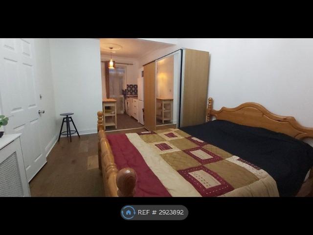 Macdonald Road, London E7, Studio to rent, £1,350 pcm | PrimeLocation
