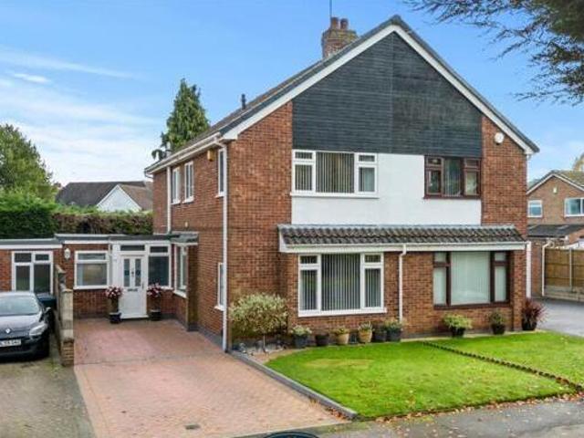 Mackenzie Close, Allesley Village, 3 Bedroom Semi detached