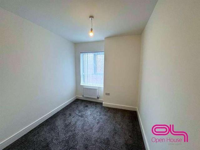 Mackenzie Street, Bolton, BL1