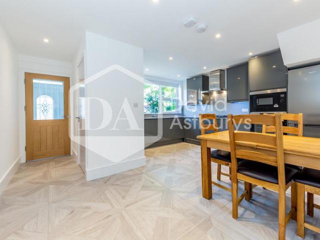 Mackenzie Road, Islington, London 3 bed terraced house to rent £4,000 pcm £923 pw