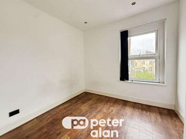Mackintosh Place, Cardiff CF24, 3 bed flat to rent, £1,300 pcm | PrimeLocation