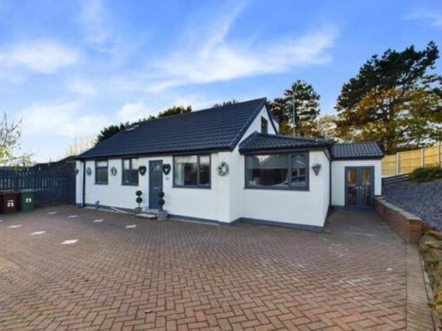 Mackie Hill Close, Crigglestone, 5 Bedroom Detached