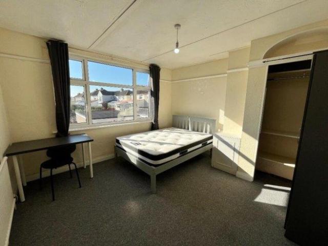 Mackie Road 5 bed house share to rent £2,800 pcm £646 pw