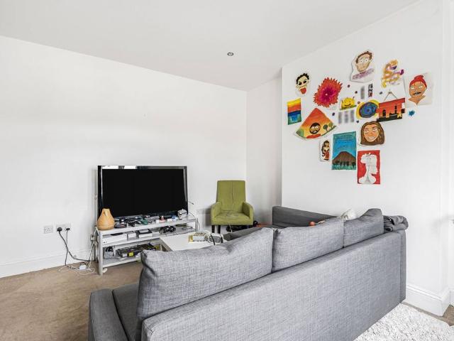 Mackie Road, London, SW2 2EB