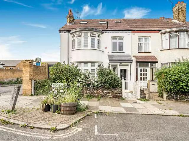Mackie Road, London, SW2 2EB