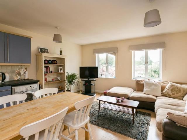 MACLEOD STREET, SE17 2 bed flat to rent £2,249 pcm £519 pw