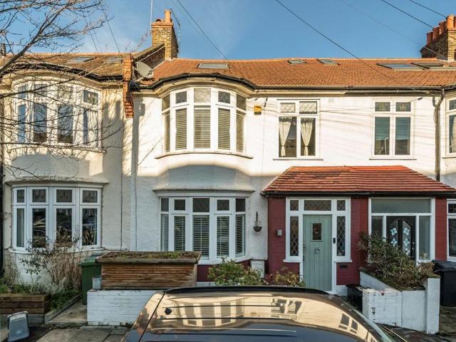 Maclean Road, London SE23 4 bed semi detached house to rent £3,800 pcm £877 pw