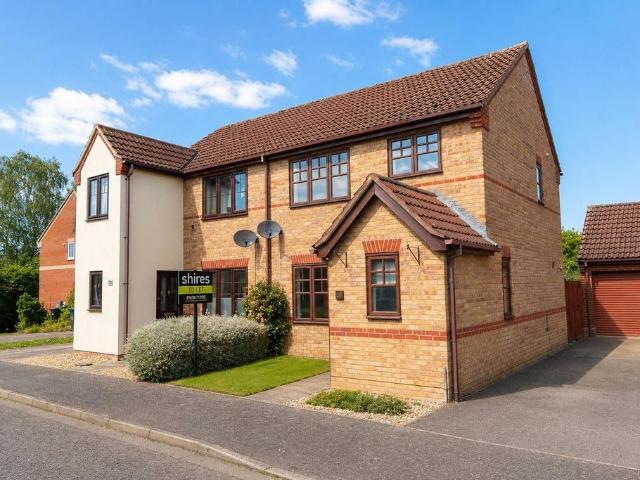 Macpherson Robertson Way, Mildenhall. 3 bed semi detached house to rent £1,215 pcm £280 pw