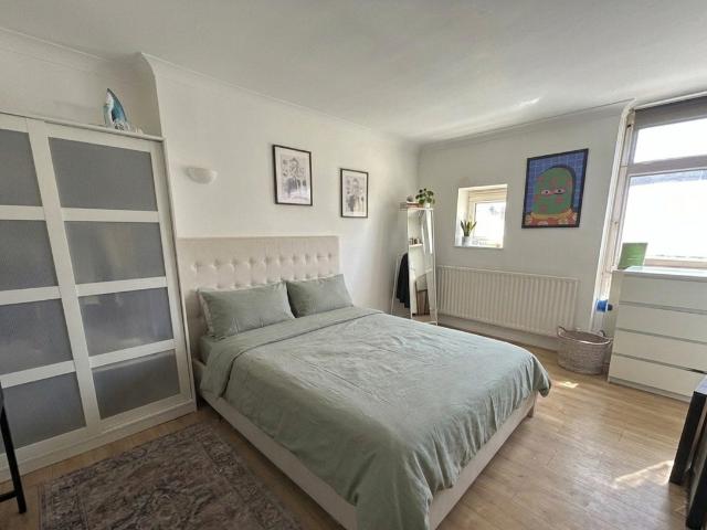 Macroom Road, London W9, Room to rent, £1,110 pcm | PrimeLocation