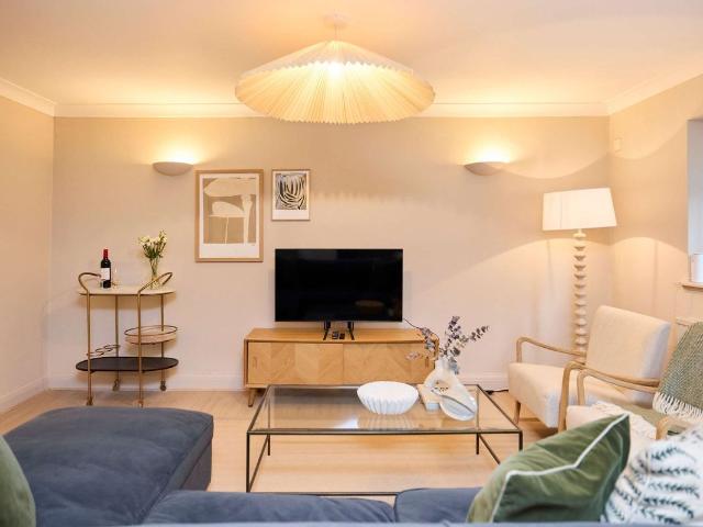Macroom Road, Maida Hill W9, 3 bed flat to rent, £4,250 pcm | PrimeLocation