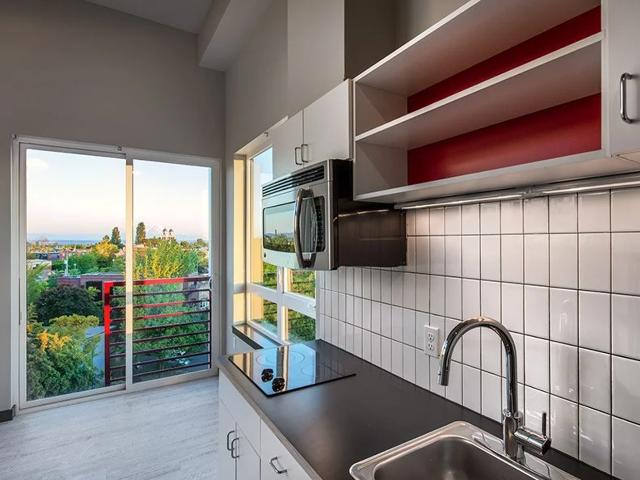 Mad Flats Studio Apartment for Rent at 1523 E Madison St, Seattle, WA 98122 Minor