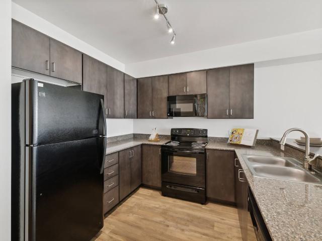 Maddox Apartments 2 Bedroom Apartment for Rent at 995 N Marine Dr, Portland, OR 97217 Bridgeton