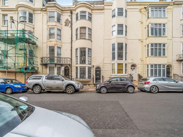 Madeira Place, Brighton BN2, 1 bed flat to rent, £1,050 pcm | PrimeLocation