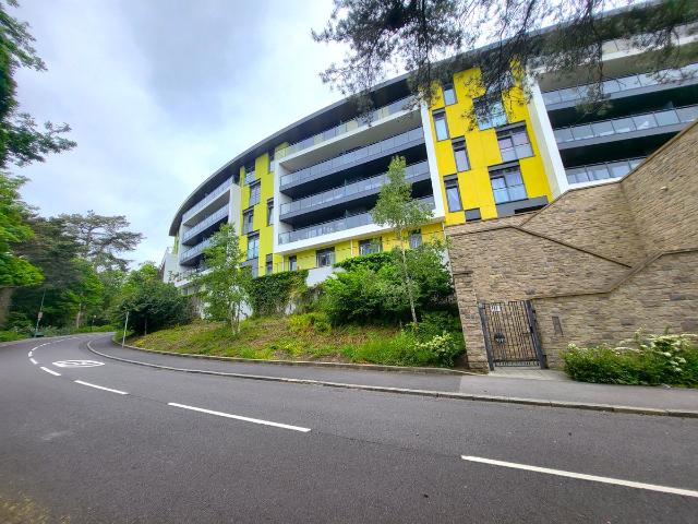 Madeira Road, Bournemouth BH1, 2 bed flat to rent, £1,300 pcm | PrimeLocation