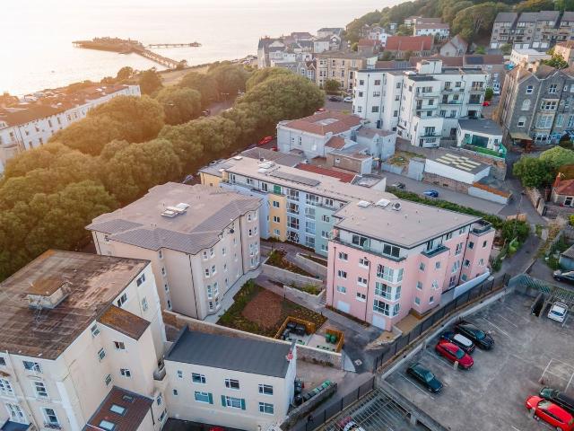 Madeira Road, Weston Super Mare BS23, 2 bed flat to rent, £1,100 pcm | PrimeLocation