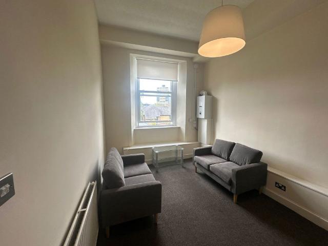 Madeira Street, Edinburgh EH6, 3 bed flat to rent, £1,950 pcm | PrimeLocation