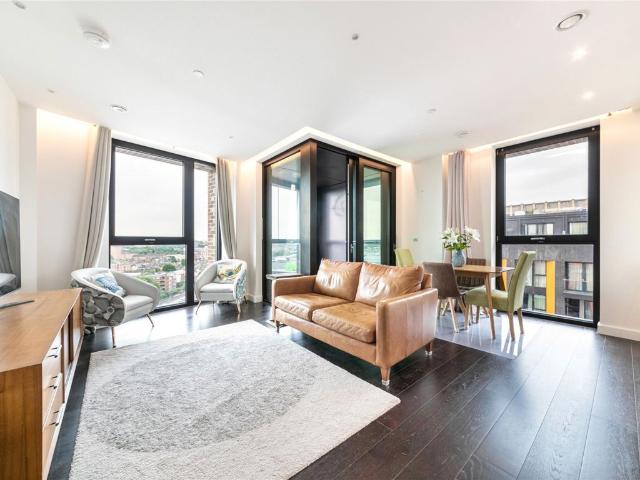 Madeira Tower, London SW11, 2 bed flat to rent, £3,200 pcm | PrimeLocation