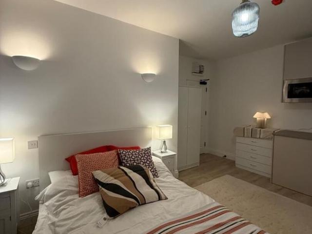 Madeley Road, Ealing W5, Room to rent, £1,400 pcm | PrimeLocation