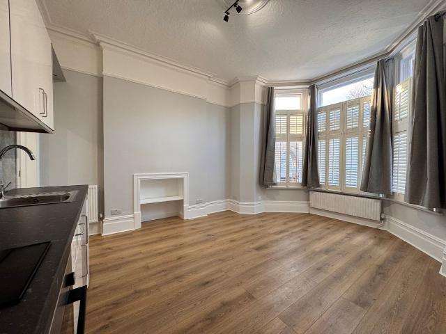 Madeley Road, Ealing W5, Studio to rent, £1,475 pcm | PrimeLocation