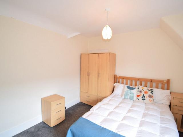 Madeley Road, London W5, Room to rent, £910 pcm | PrimeLocation