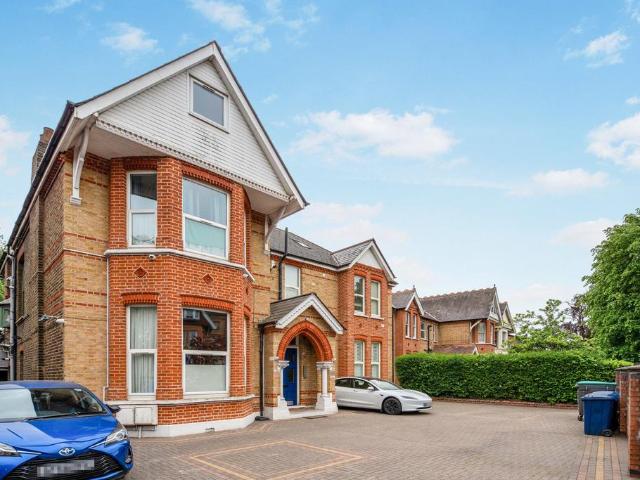 Madeley Road, W5 1 bed flat to rent £1,550 pcm £358 pw