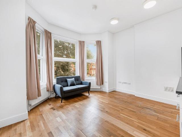 Madeley Road W5, 1 bed flat to rent, £1,700 pcm | PrimeLocation