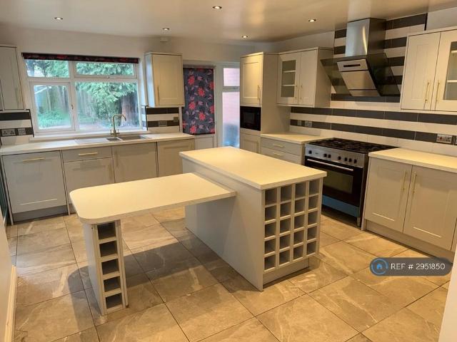 Madison Avenue, Birmingham, B36 4 bed semi detached house to rent £2,195 pcm £507 pw