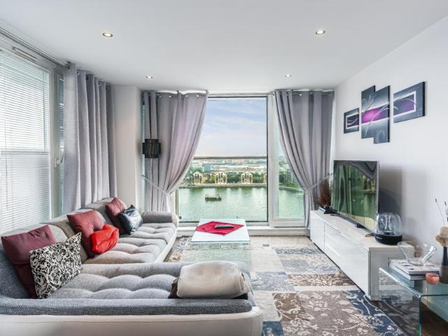Madison Brook | The Oxygen, Royal Victoria Dock, E16