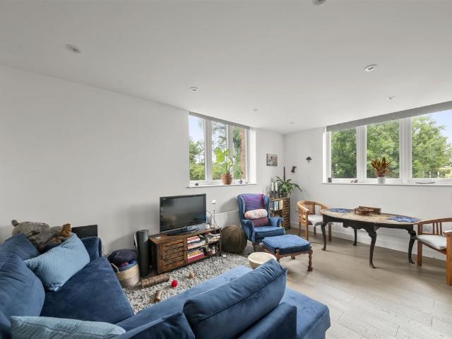 Madison Court, Hillingdon UB10, 1 bed flat to rent, £1,450 pcm | PrimeLocation