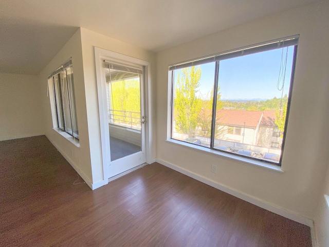 Madison Gate 2 Bedroom Apartment for Rent at 2501 E Madison St, Seattle, WA 98112 Mann