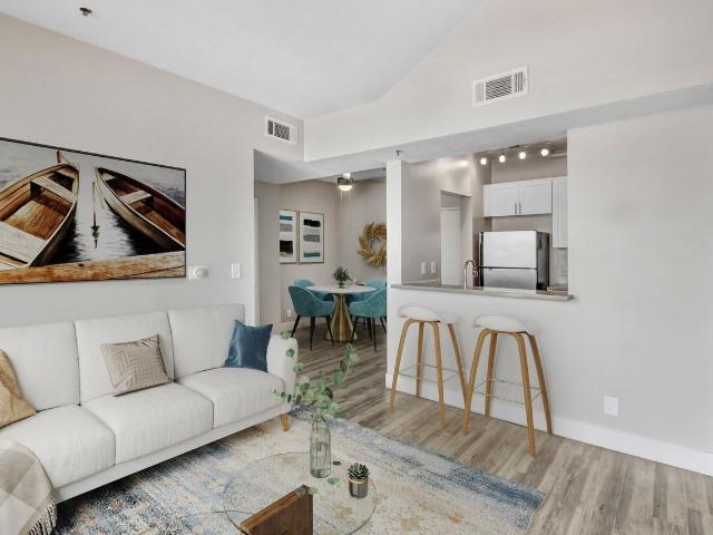 Madison Hancock Park 2 Bedroom Apartment for Rent at 627 N Rossmore Ave, Los Angeles, CA 90004 Greater Wilshire