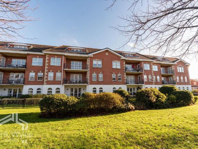 Madison Heights, Coopers Row, Lytham. 2 bed penthouse to rent £1,750 pcm £404 pw