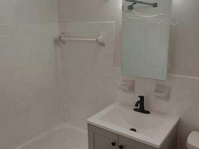 Madison House Apts 1 Bedroom Apartment for Rent at 17029 Madison Ave, Lakewood, OH 44107 Lakewood