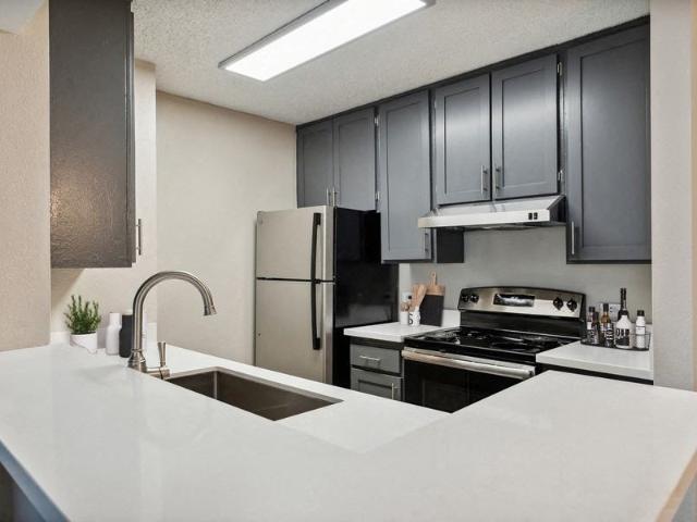 Madison Park 1 Bedroom Apartment for Rent at 2235 W Broadway, Anaheim, CA 92804
