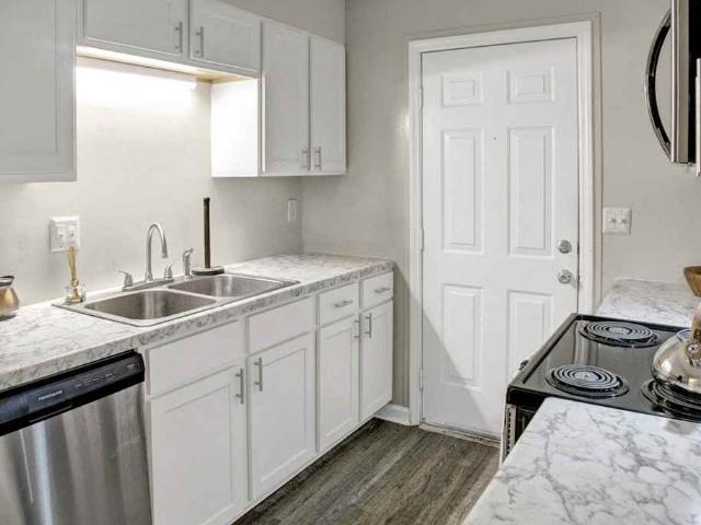Madison Park Apartments & Townhomes Studio Apartment for Rent at 2349 8th St Nw, Birmingham, AL 35215 Sun Valley
