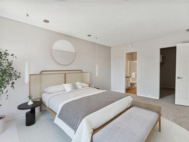 Madison Park Studio Apartment for Rent at 2235 W Broadway, Anaheim, CA 92804