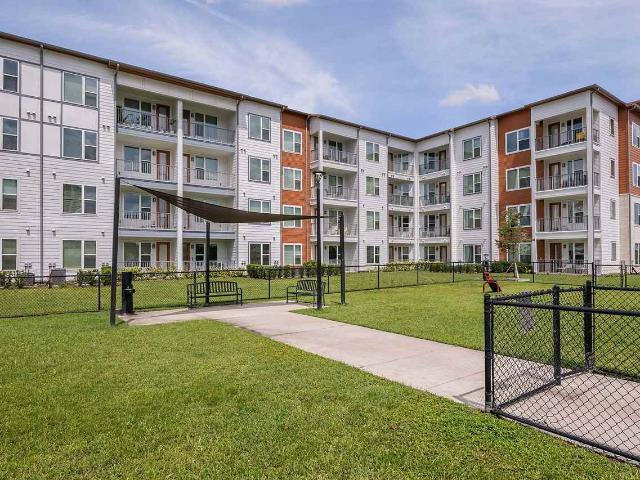 Madison Pointe Apartments 1 Bedroom Apartment for Rent at 1310 Tomoka Town Center Dr, Daytona Beach, FL 32117
