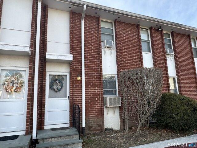 Madison St Apt B, Norwalk, Home For Sale