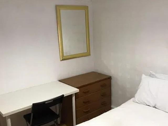 Madoc Close, Childs Hill, London, NW2 2BG, United Kingdom | Room for rent #167646871 | Rentberry